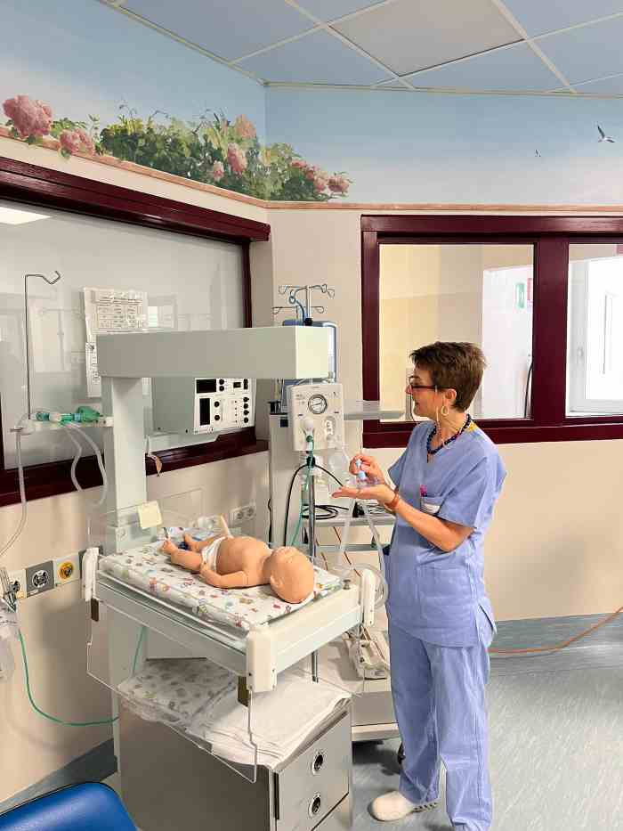 Desenzano, donato un rianimatore neonatale | Gazzetta delle Valli ...